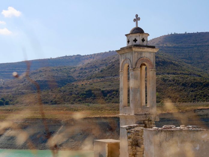 Het onderwaterkerkje van Alassa bij het Kouris stuwmeer - Mooie plekken ...
