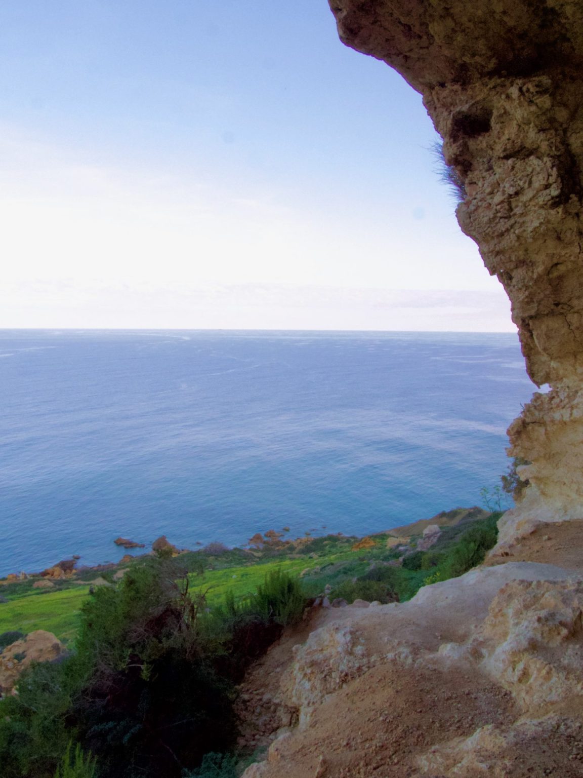 Bezoek de Tal-Mixta Cave met uitzicht op Ramla Bay - Mooie plekken op aarde