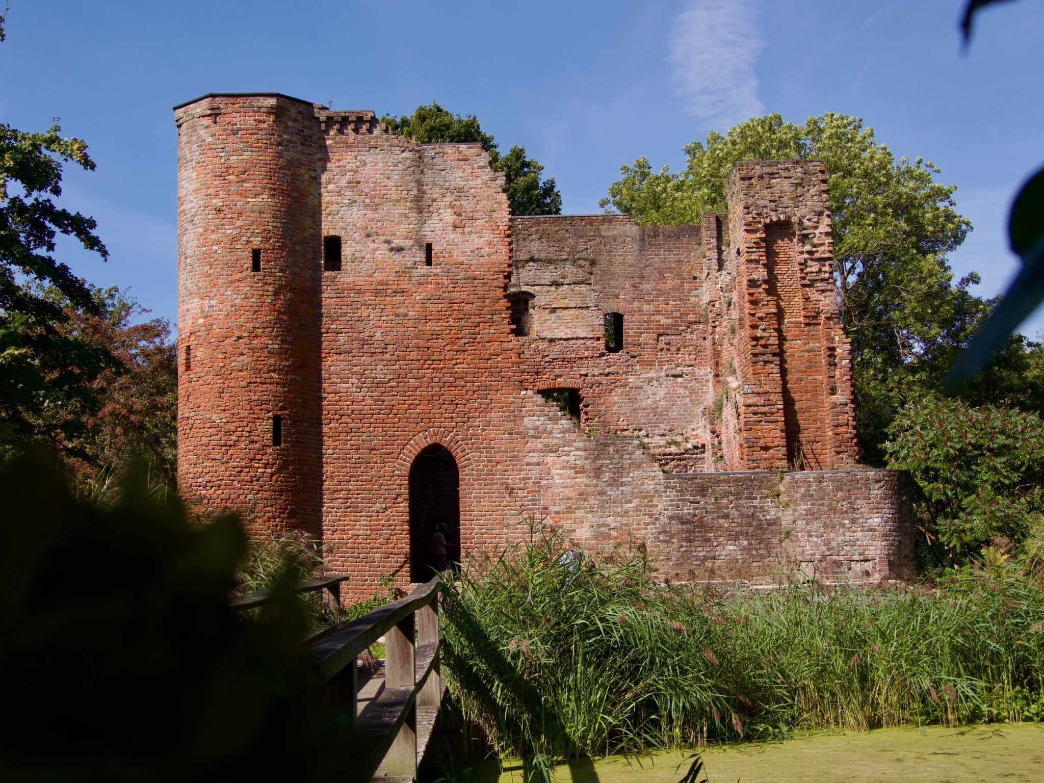 Kasteel Ravensteyn Heenvliet: ruïne en beeldentuin